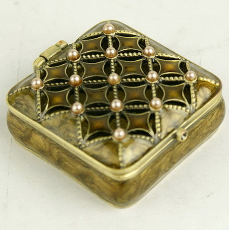 Zinc Alloy Custom Logo Printed Jewelry Box - Buy white jewelry box ...